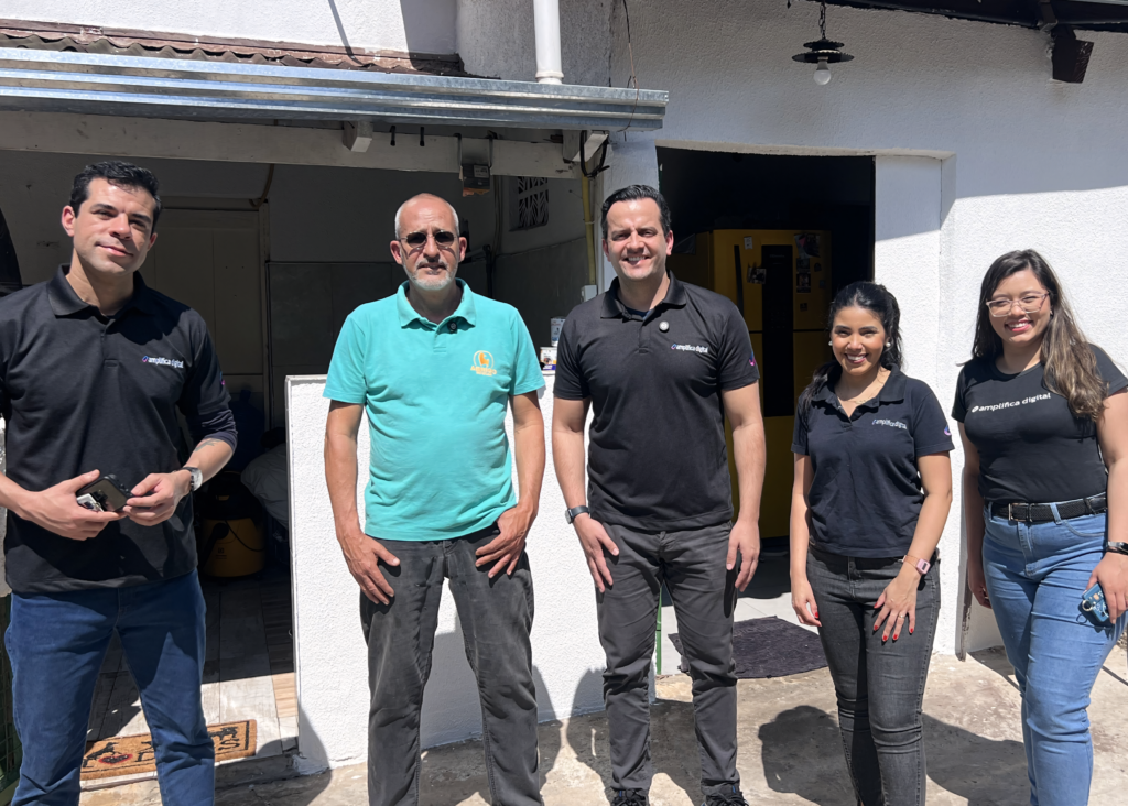 Visita al Refugio de Wlad • Acción Social • Amplifica Digital